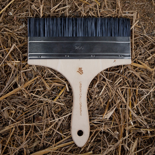 THE CALLIGRAPHY BRUSH PROJECT – Urban Calligraphy / Simon Silaidis